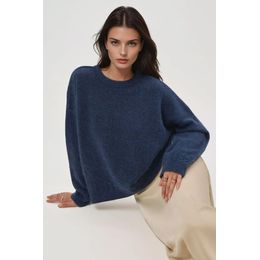 Geflochtener, detailliert strukturierter Rundhals-Pullover