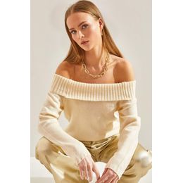 Strickpullover mit Madonna-Kragen aus strukturiertem Material