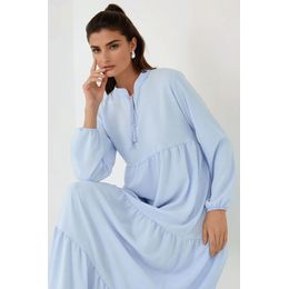 Strukturiertes Maxikleid mit Rundhalsausschnitt und Kn&ouml;pfen