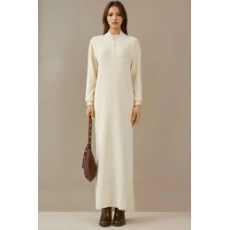 Texturiertes Strickkleid mit halbem Rollkragen und Rei&szlig;verschluss