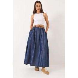 Maxi-Jeansrock mit Schnalle und Taschen