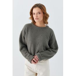 Pl&uuml;schstrukturierter kurz geschnittener Strickpullover