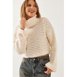 Strukturiertes, tailliertes Rollkragenpullover
