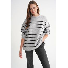 Gestreifter Rundhalsausschnitt entspannter Strickpullover
