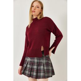 L&auml;ssig geschnittener Rollkragenpullover mit Schlitz