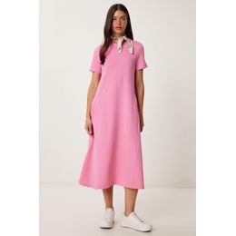 Midi-Kleid mit kurzen &Auml;rmeln und Rundhalsausschnitt