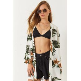 Blumenbedruckter, weit geschnittener Kimono mit Schalkragen