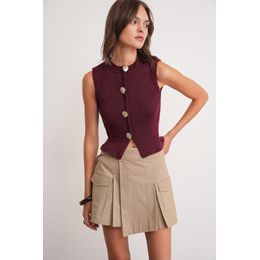 Strukturiertes Strick-Crop-Top mit Knopf-Details