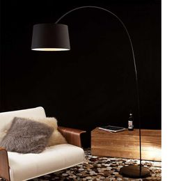 Pharao24.de Bogenlampe in Schwarz Metall und Marmor