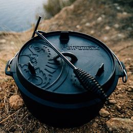 Petromax Dutch Oven Feuertopf 7,5 Liter mit Deckel und planer Boden - Camping-T&ouml;pfe
