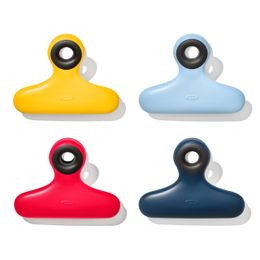Verschlussklammer OXO GOOD GRIPS, bunt (gelb, hellblau, dunkelblau, rot), B:3,5cm H:7cm T:4,3cm, Kunststoff, Verschlussklammern, Allzweck-Magnetclips &ndash; 4er-Pack