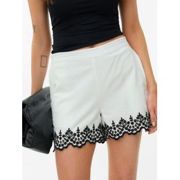 V&eacute;ro Moda Shorts VERO MODA "VMKIANA MW SHORTS WVN BTQ", Damen, Gr. L, N-Gr, snow wei&szlig; detail:with schwarz embroidery, Web, Obermaterial: 100% Baumwolle, bestickt, unifarben, kurz, Hosen Shorts, Baumwolle