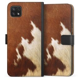 DeinDesign Galaxy A22 5G Handy Klapph&uuml;lle Handyh&uuml;lle aus Kunst Leder schwarz Flip Case Fur Cow Animal Look Sideflip mit langer Lasche