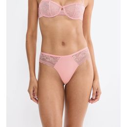 String Triumph "Comfort Allure", Damen, Gr. 40, rosa (strawberry cream), Microtouch, Obermaterial: 55% Polyamid, 35% Polyester, 10% Elasthan, Unterhosen String, florale Stretch-Spitze, elastisch, eleganter Look