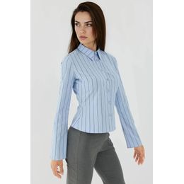 Tailliertes gestreiftes Button-Up-Hemd