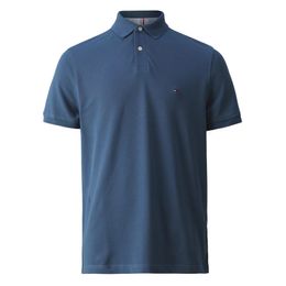 Herren-Poloshirt der Marke Tommy Hilfiger. Die Polos von Tommy Hilfiger sind aus Bio-Baumwolle und Elastan gefertigt und haben eine normale Passform. Die weiche Baumwolle sorgt f&uuml;r hohen Tragekomfort. Das Elastan sorgt f&uuml;r eine feine Dehnung des Stoffes. Marke: Tommy HilfigerModellname: 1985 Regular PoloKategorie: Herren-PolosMaterialien: Bio-Baumwolle, ElastanFarbe: blau