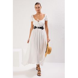 Ecrufarbenes Kleid