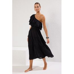 Schwarzes, schlichtes Maxikleid mit Spaghettitr&auml;gern f&uuml;r Damen, figurbetont, ideal f&uuml;r den Strand.