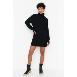 Trendyol Kleid in Schwarz - 70% | Gr&ouml;&szlig;e S | Damen-kleider