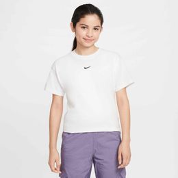 T-Shirt Nike Sportswear "G NSW TEE BOXY ESSNTL LBR", Jungen, Gr. L (152/158), wei&szlig;, Jersey, Obermaterial: 100% Baumwolle, normal, Rundhals, Shirts T-Shirt, f&uuml;r Jugendliche, sportlicher Stil, Kurzarm, Rundhalsausschnitt