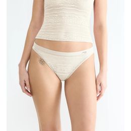 String Sloggi "FREE Evolve", Damen, Gr. 2, wei&szlig; (silk wei&szlig;), Single Jersey, Obermaterial: 65% Polyester, 35% Elasthan, unifarben, k&ouml;rpernah, Unterhosen String, super weich, dehnf&auml;hig, Spitzendetails
