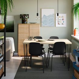 IKEA SK&Aring;LSTA Tisch und 4 St&uuml;hle
