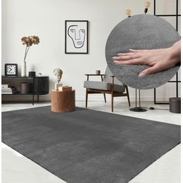 Teppich the carpet "kuschelig & Super Soft, Anti-Rutsch Unterseite", grau (anthrazit), B:80cm H:16mm L:150cm, Polyester, Teppiche, Teppich, Waschbar bis 30 Grad, Felloptik, Wohnzimmer Teppich, Kundenliebling