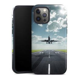 DeinDesign iPhone 12 Pro Max Handy Panzer Handyh&uuml;lle robuste Outdoor H&uuml;lle Schutzh&uuml;lle gl&auml;nzend Wanderlust Airplane Urlaub Tough Case