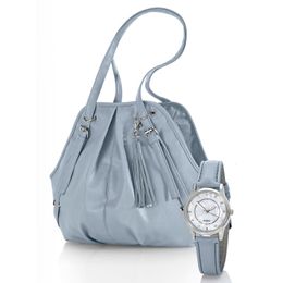 Handtasche und Uhr