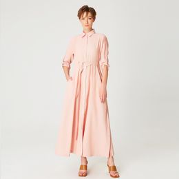 Langes minimalistisches Hemdkleid