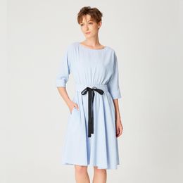 Ausgestelltes Kleid mit breitem G&uuml;rtel