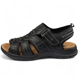Schwarze, leichte, l&auml;ssige Sandalen f&uuml;r Herren mit offener Zehenpartie