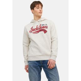 Jack & Jones Dieser Kapuzenpulli f&uuml;r Herren mit normaler Passform ist ein Muss f&uuml;r jeden Kleiderschrank. Das Kapuzensweatshirt besteht aus geb&uuml;rstetem Material mit einer weichen Innenseite, die es kuschelig und warm macht. Die Kapuze des Hoodies hat einen Kordelzug. &Auml;rmel und Bauchsaum sind mit Rippb&uuml;ndchen versehen. Der gro&szlig;e Label-Print auf der Brust rundet das Design ab.
