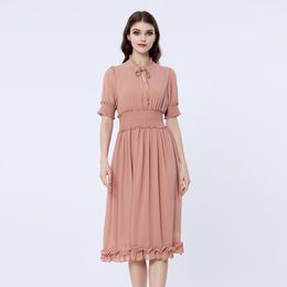 Chiffonkleid mit Smokings und kleinen R&uuml;schen