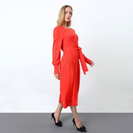 Drapiertes Kleid mit langen &Auml;rmeln und Schnur an der Seite