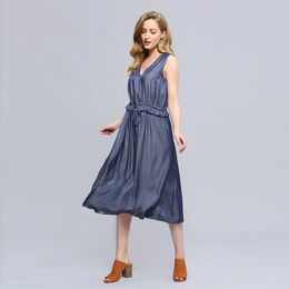 Midikleid mit V-Ausschnitt und verstellbarer Taille