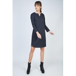 Lang&auml;rmeliges Kleid mit abgerundetem Saum