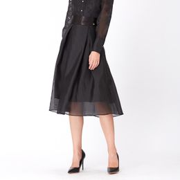 Ausgestellter Rock aus Organza und Satin
