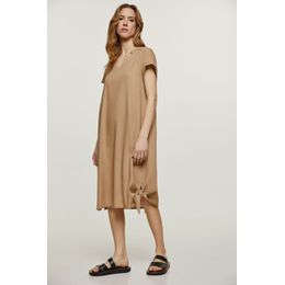 Beigefarbenes Midikleid mit Bindedetail