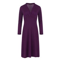 Lang&auml;rmeliges Empire-Kleid im Strickstil