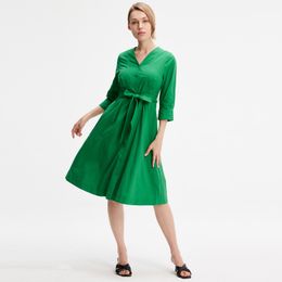 Minimalistisches Hemdblusenkleid aus Baumwolle mit geknotetem G&uuml;rtel