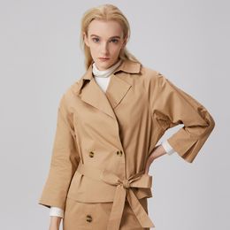 Zweireihiger Trenchcoat aus Baumwolle