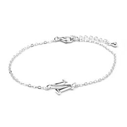 Luxenter Armband mit Silberfinish &ndash; Alphabet