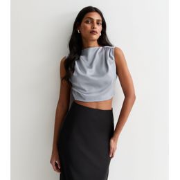 Silbernes &auml;rmelloses Satin-Top mit hohem Ausschnitt