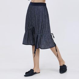 Trapezrock aus Samt mit Liberty-Druck und Schr&auml;gband aus Satin
