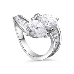 Luxenter Ring mit funkelnden Zirkonia-Steinen, silberfarben &ndash; Darbia