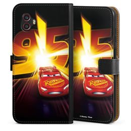 DeinDesign Galaxy XCover 6 Pro Handy Klapph&uuml;lle Handyh&uuml;lle aus Kunst Leder schwarz Flip Case Official Licensed Product Cars Lightning Mcqueen 95 Sideflip mit 