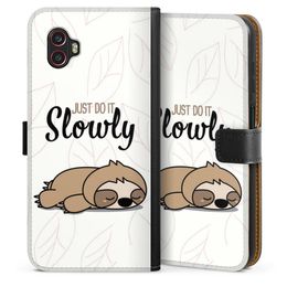 DeinDesign Galaxy XCover 6 Pro Handy Klapph&uuml;lle Handyh&uuml;lle aus Kunst Leder schwarz Flip Case Sloth Lazy Sunday Animals Sideflip mit langer Lasche