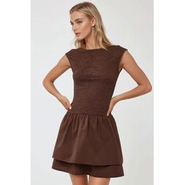 Texturiertes Minikleid mit Rundhalsausschnitt