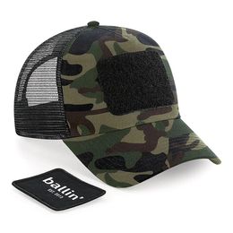 Nous sommes fiers de vous pr&eacute;senter notre Ballin Est unisexe. Casquette 2013, mod&egrave;le Casquette Trucker. Cette casquette de baseball pour femmes et hommes est fabriqu&eacute;e en polyester de haute qualit&eacute;. Que vous alliez &agrave; la p&ecirc;che ou couriez, cette casquette unisexe tendance et intemporelle ajoute une touche cool &agrave; n'importe quelle tenue. Avec son look sportif, la casquette &agrave; imprim&eacute; camouflage vert of